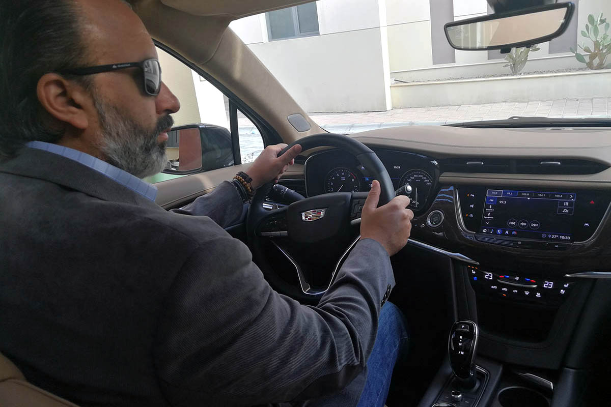 StriveME - كاديلاك XT6: سيارة رجال الاعمال، عائلية وفخمة